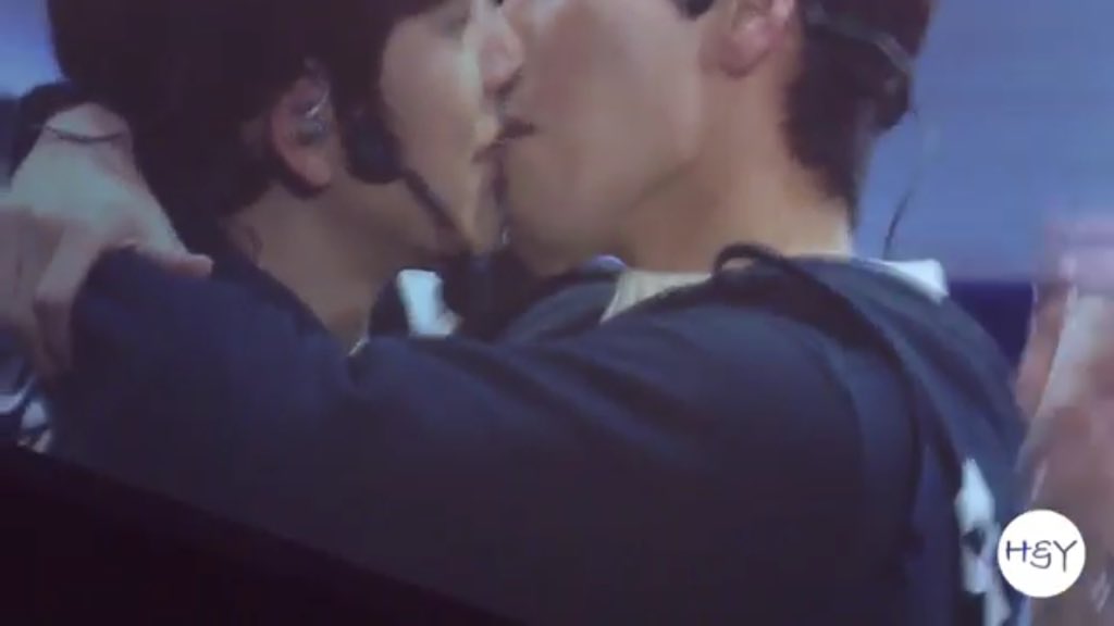 Ryeowook And Kyuhyun Kiss