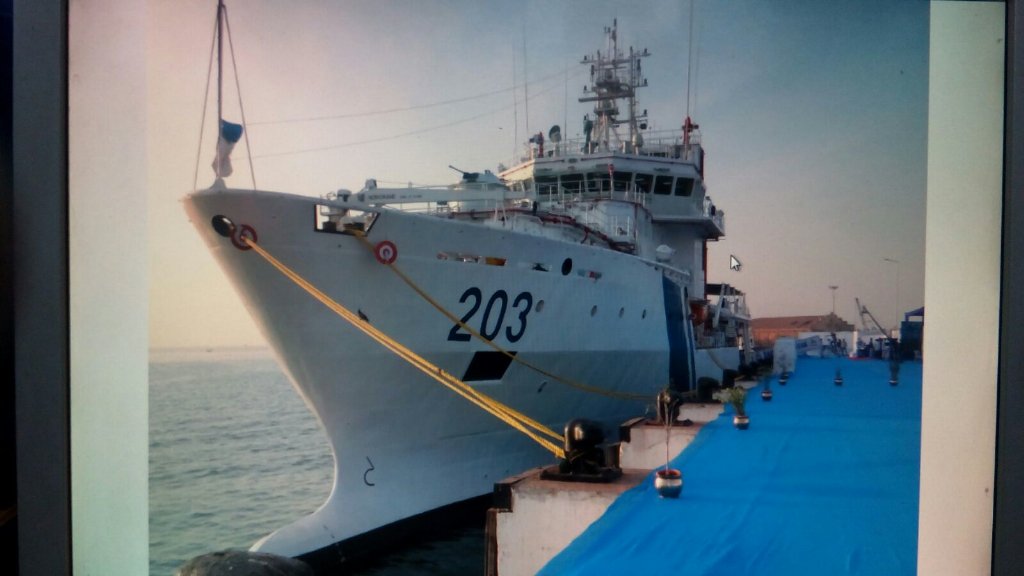Pollution control vessel commissioned by ICG at Porbandar | DeshGujarat