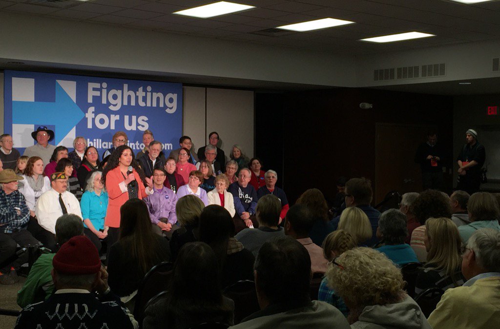 Hillary back in IOWA -Organizing Event-->Toledo IA: Jan 18 pics ...