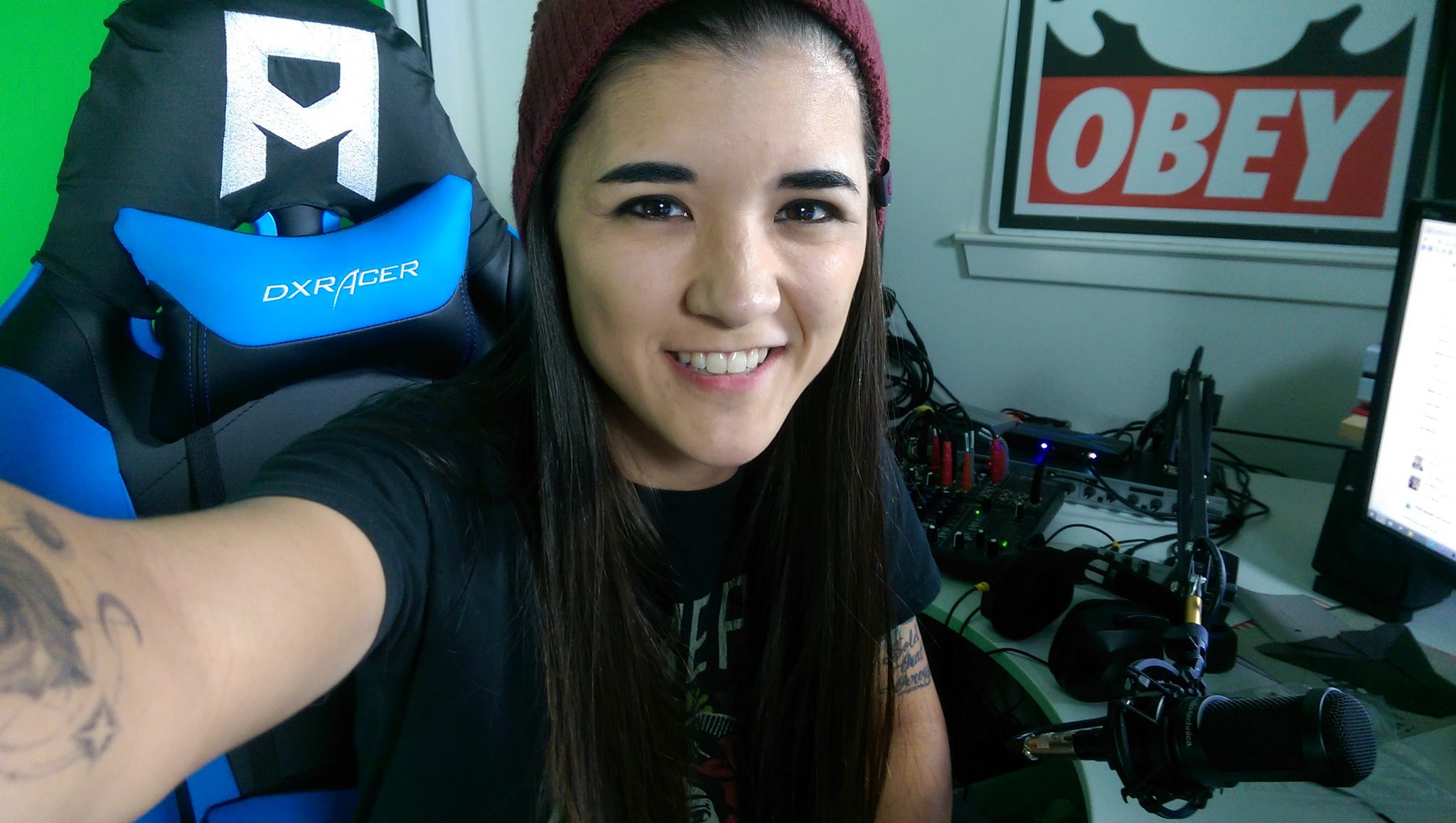 Anne Munition Twitch Streamer Fakes : Request Celebrity Cum Tributes ...