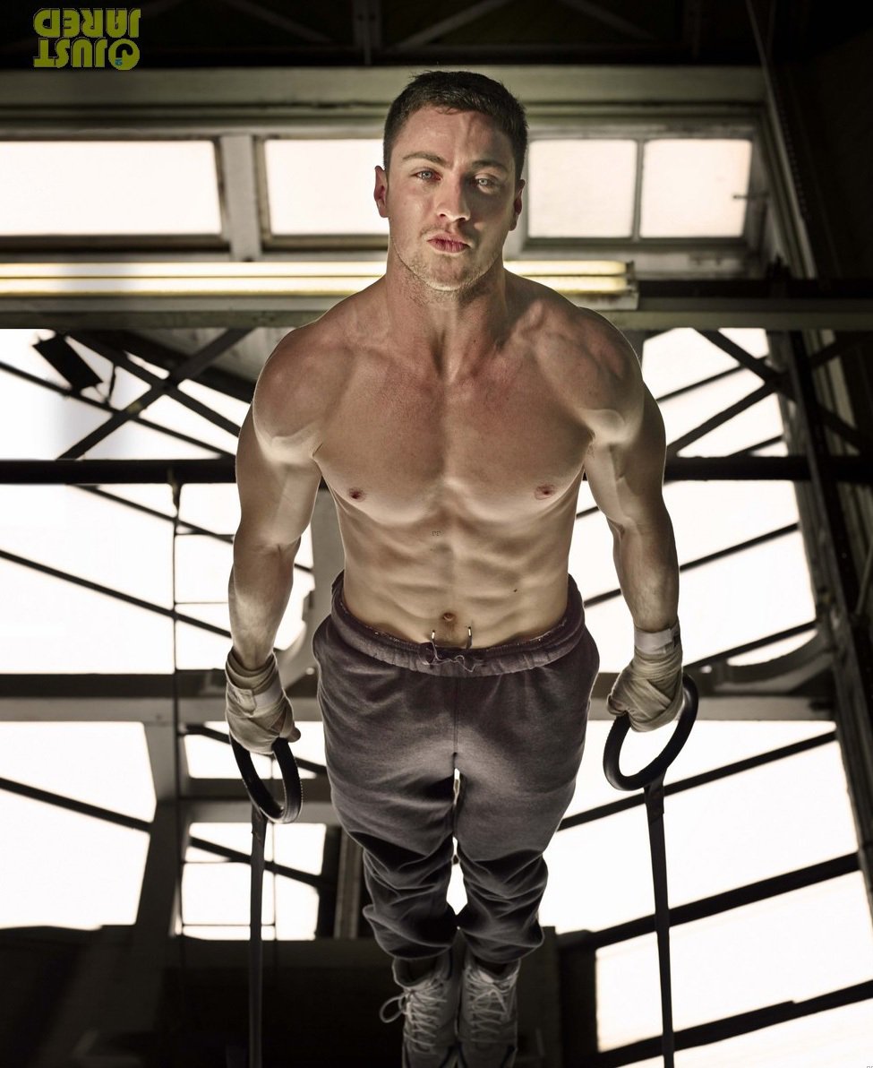 Aaron Taylor Johnson Godzilla Body