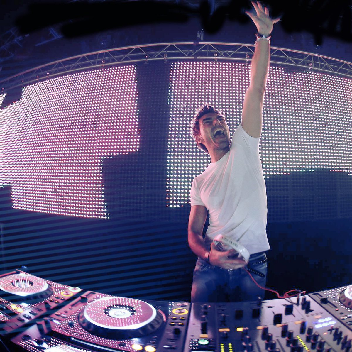 Tonight @ Disco Excalibur - Hartberg (Austria)! Hands up high together ...