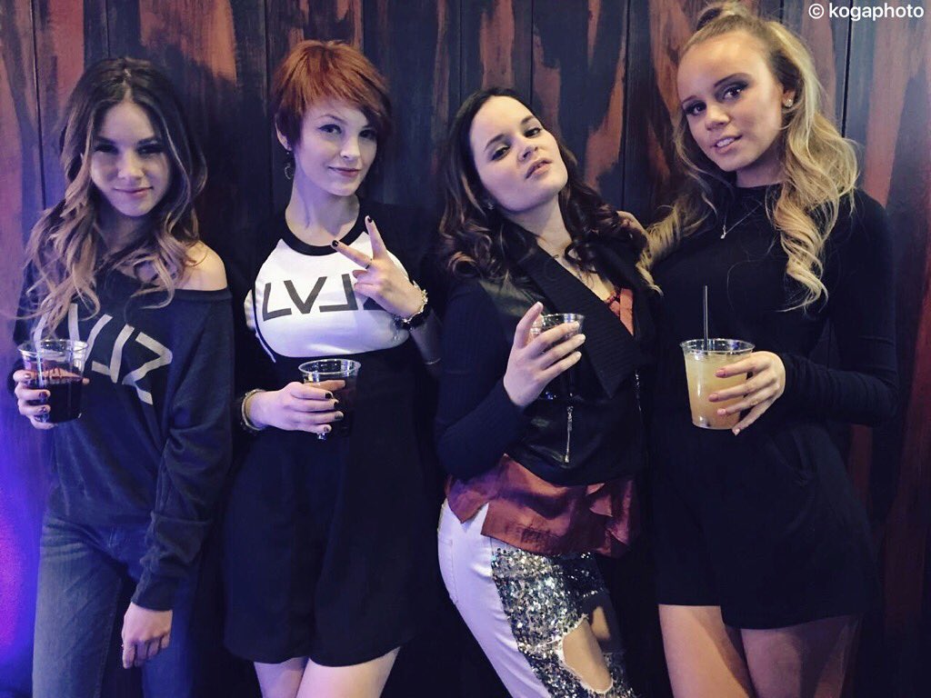 Tw Pornstars Shyla Jennings Army Twitter Rt Jennajross Meowing