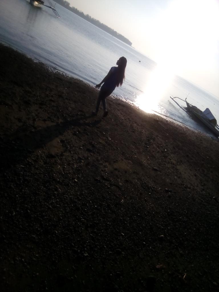 Cherry Canales on Twitter: "Somewhere in real. https://t.co/tBUUYHkA30"