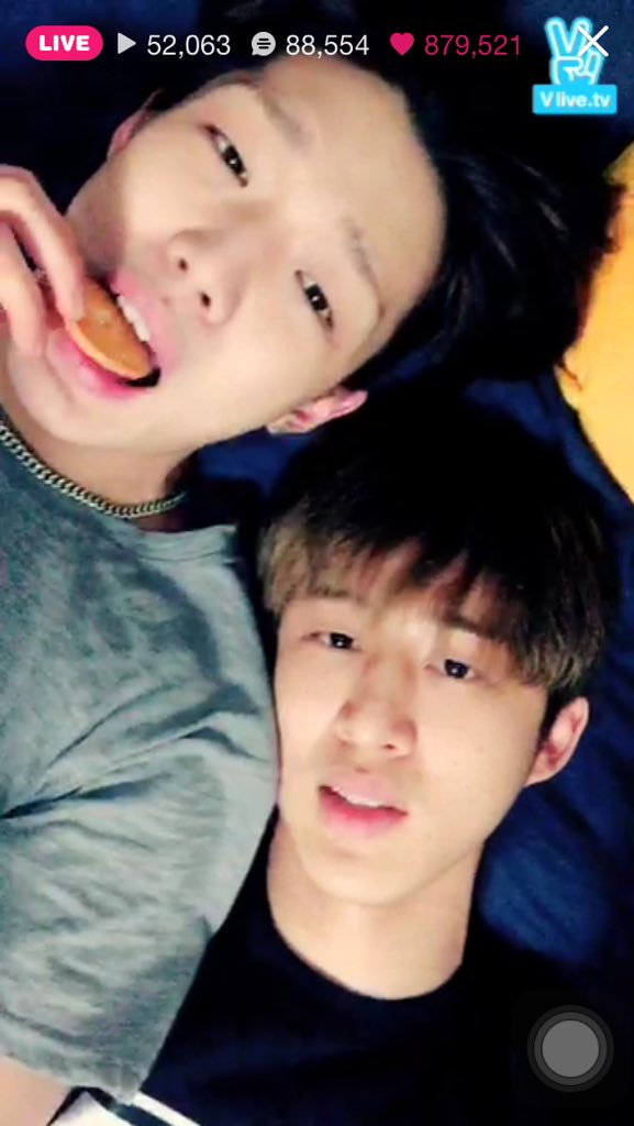 iKON THAILAND! on Twitter: "[CAP-160126] B.I & BOBBY / #Vapp #iKON #아이콘 #바비 #한빈 https://t.co ...