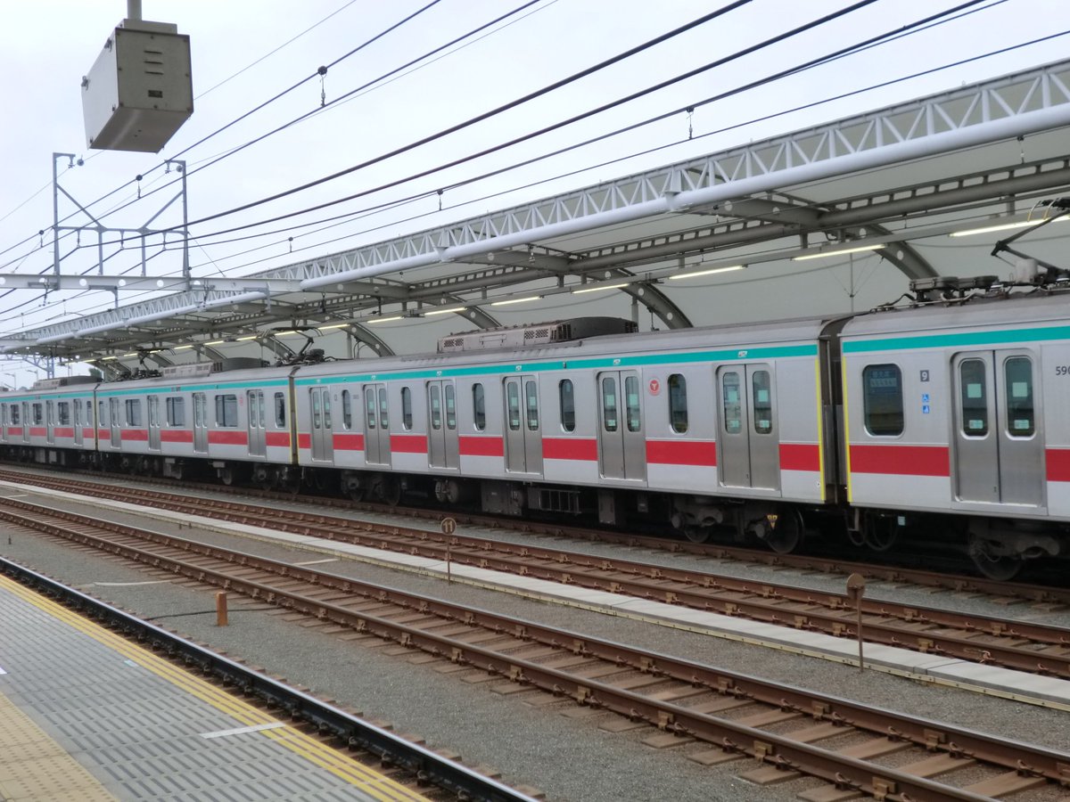 人身事故が多い新小岩駅、新たに特急電車の通過時にロープが張られるように…なぜホームドアが付かないのか、理由は色々ありそうです。 2ページ目