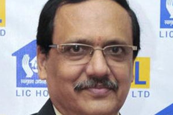 LIC Chairman Says Invested Around Rs 40,000 Cr In Equities In FY17 ...