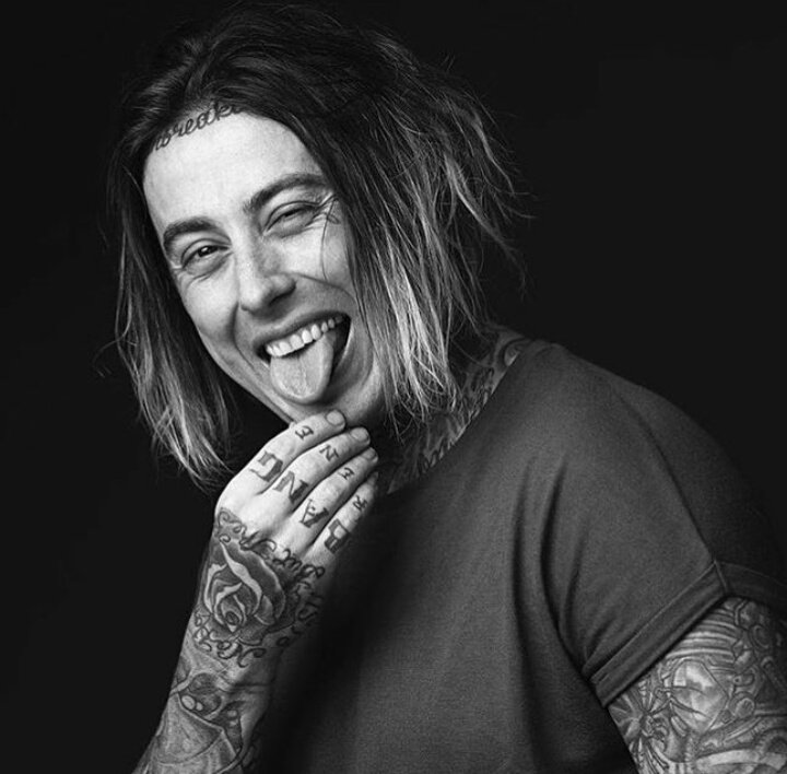 Ronnie Radke Neck Tattoos Ronnie On X: "OMG THIS PICTURE IM DEAD 😍