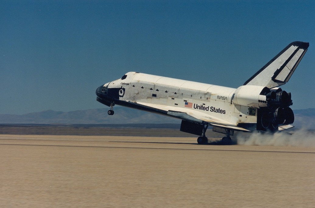 May 6, 1985 - Landing of Challenger STS-51B returning to Edwards AFB ...