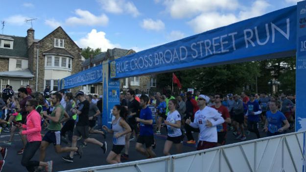 Ten Of Thousands Lace Up For Annual Broad Street Run http://bit.ly ...