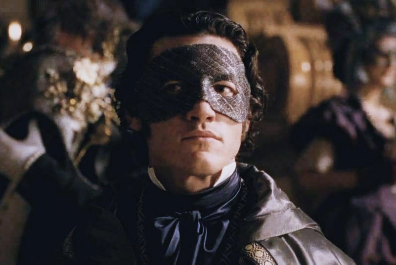 Luke Evans The Raven