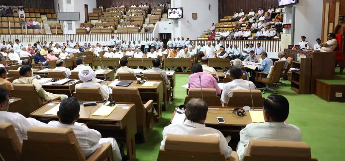 Special one day session of Gujarat Assembly meets to pass GST bill ...