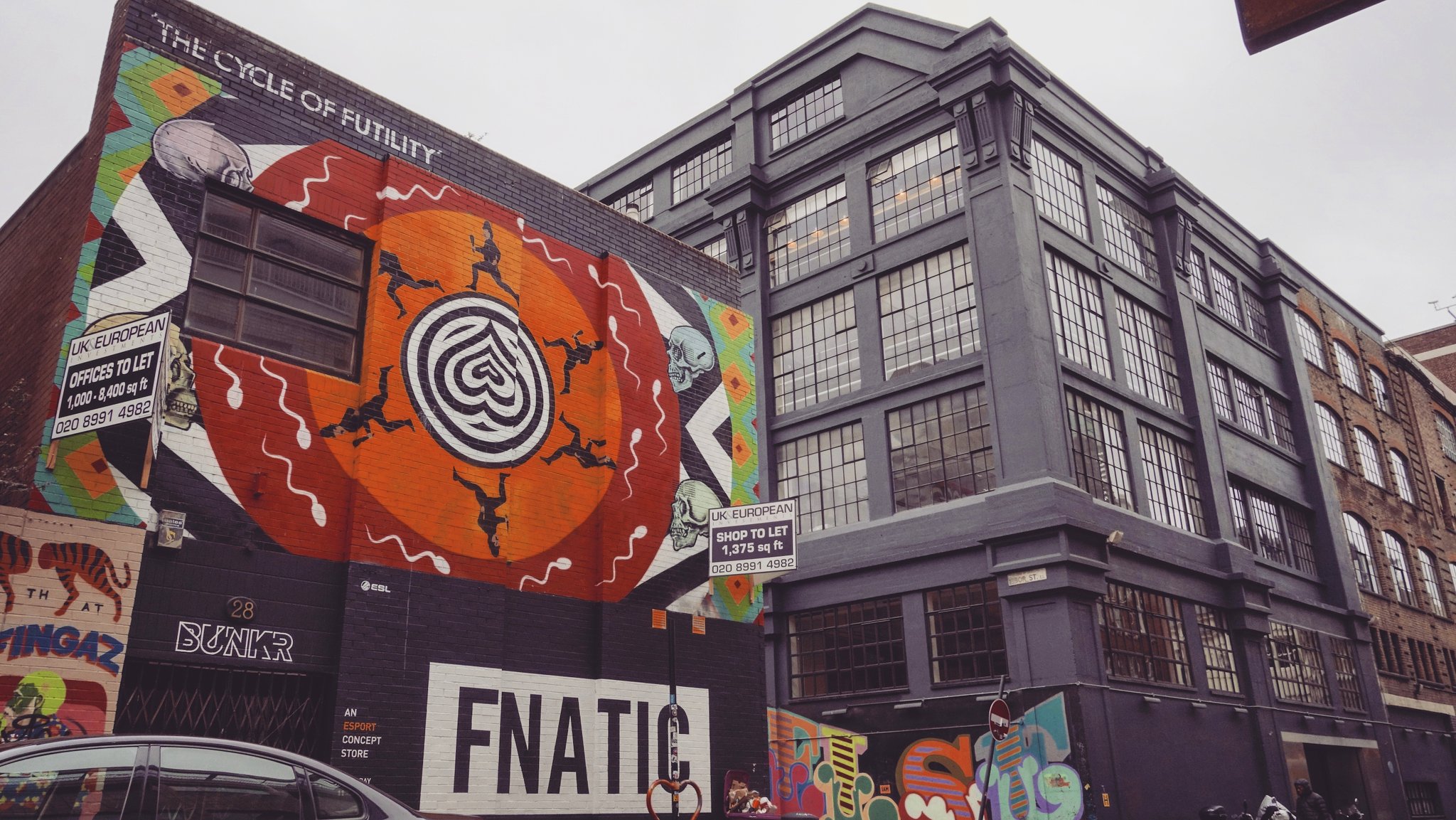 Fnatic Store London Unique Design | www.oceanproperty.co.th