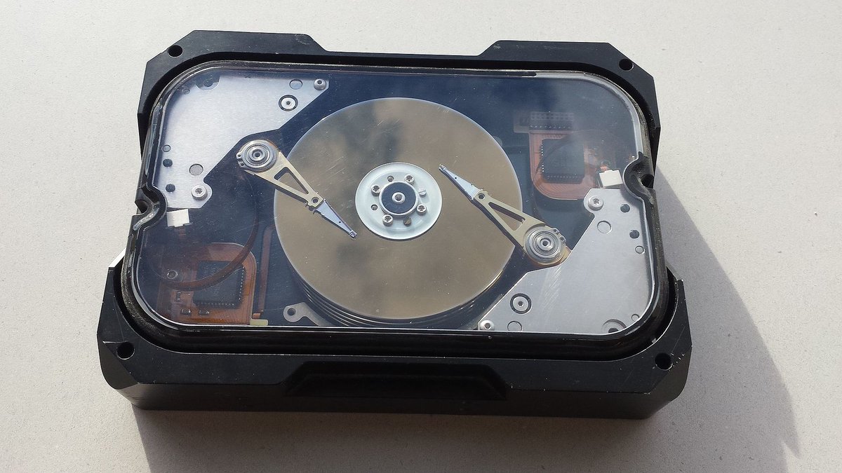 Seagate Demos World's Fastest Hard Drive, Doubled Performance, HAMR ...