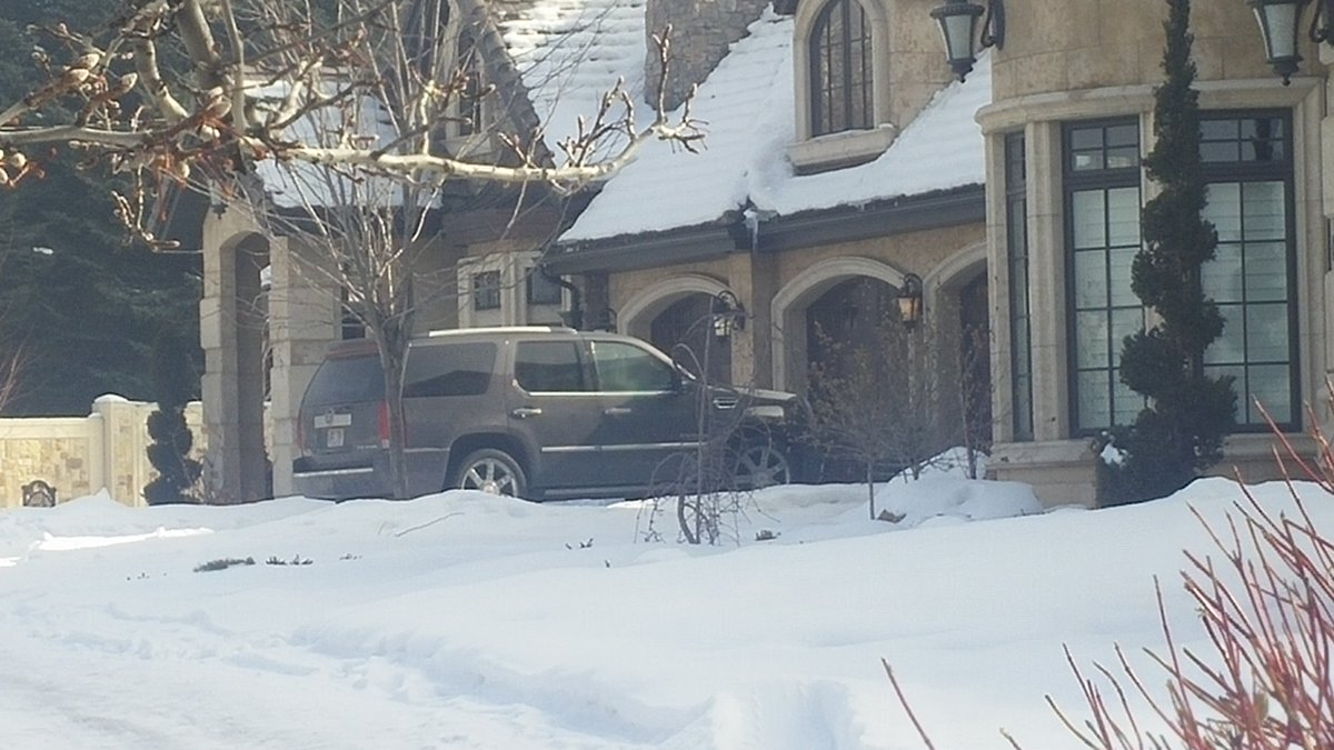 Police raid Utah properties of well-known polygamist Kingston Clan ...