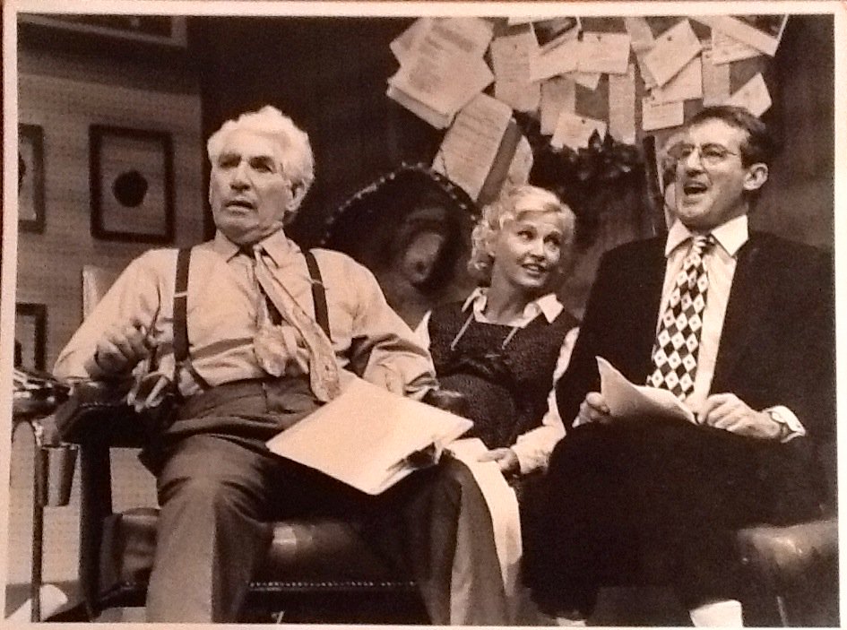 Tributes pour in for veteran British actor Frank Finlay - ITV News