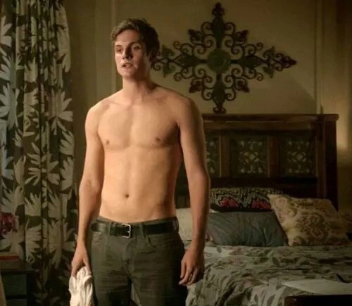 Daniel Sharman Shirtless