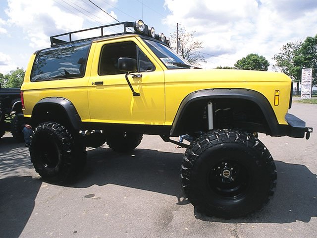 Custom Ford Bronco 2 - Qualityusedengines | Ford bronco, Ford bronco ii ...