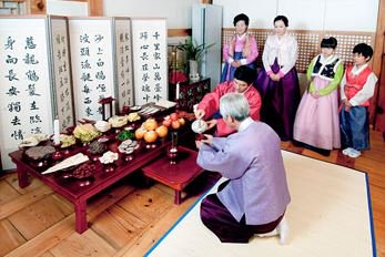 Grandmothers Korean Art Translation : r/Korean