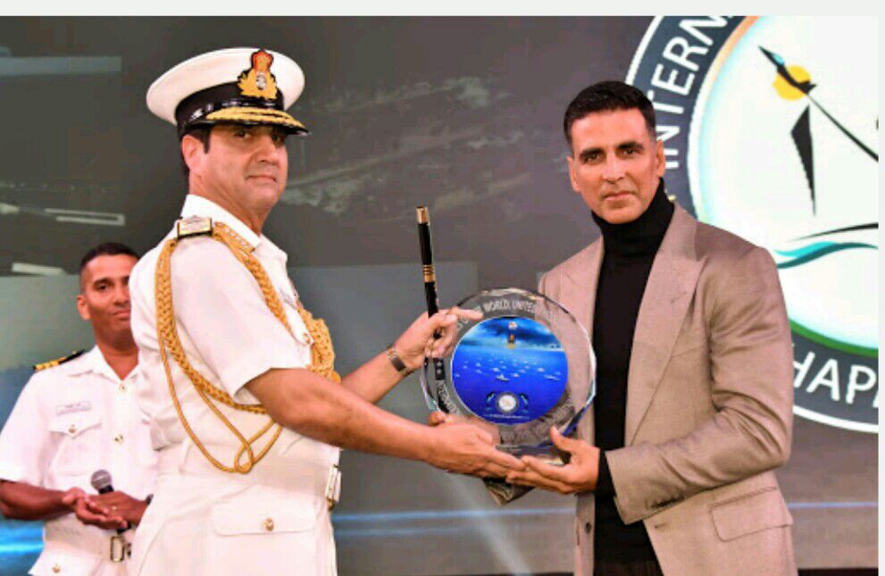 Modi pulls Aarav's ear,Navy selected Kangana,Akshay Brand Ambassodor ...