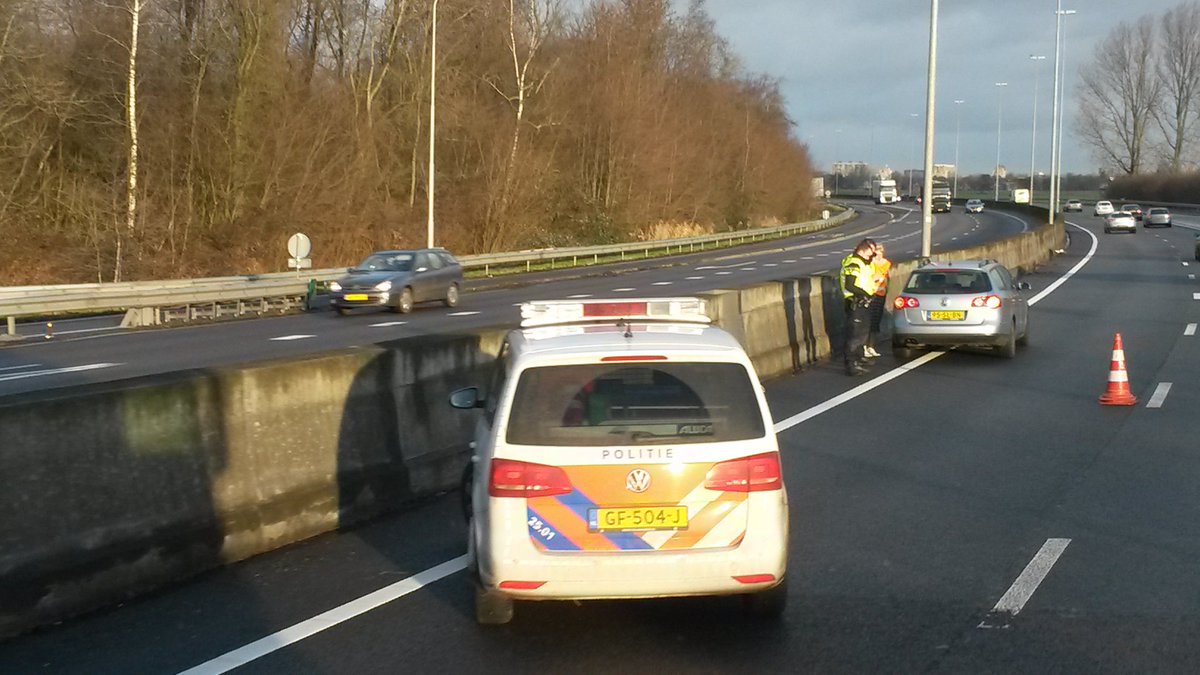 File op de A28 bij Haren door pechgeval - RTV Drenthe