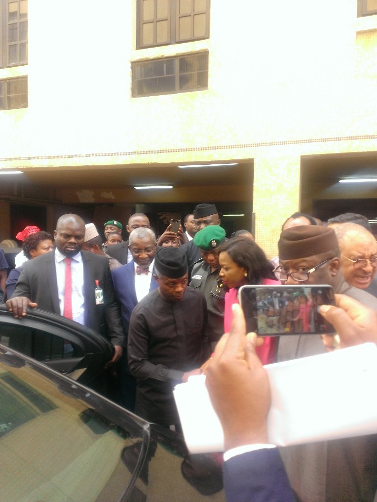 Lolade Akinmurele (@Vesselsof_GOLD) | Twitter