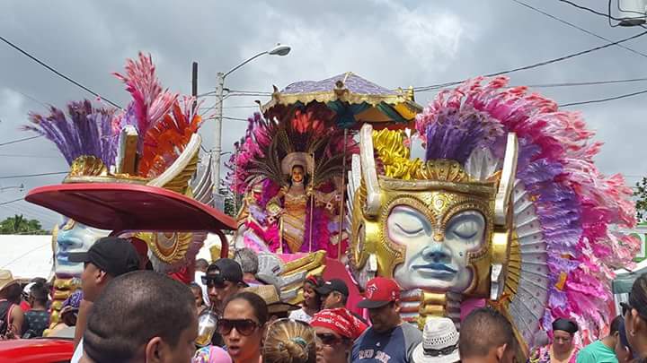 .CAbajoCapira: Calle Abajo de Capira en este lunes de Carnaval culeco ...
