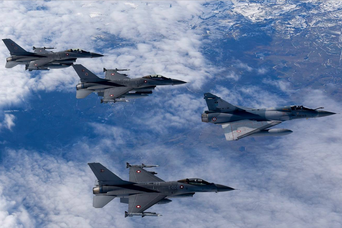 A Mirage 2000C and four F-16AMs in vic formation [2048 x 1367] : r ...