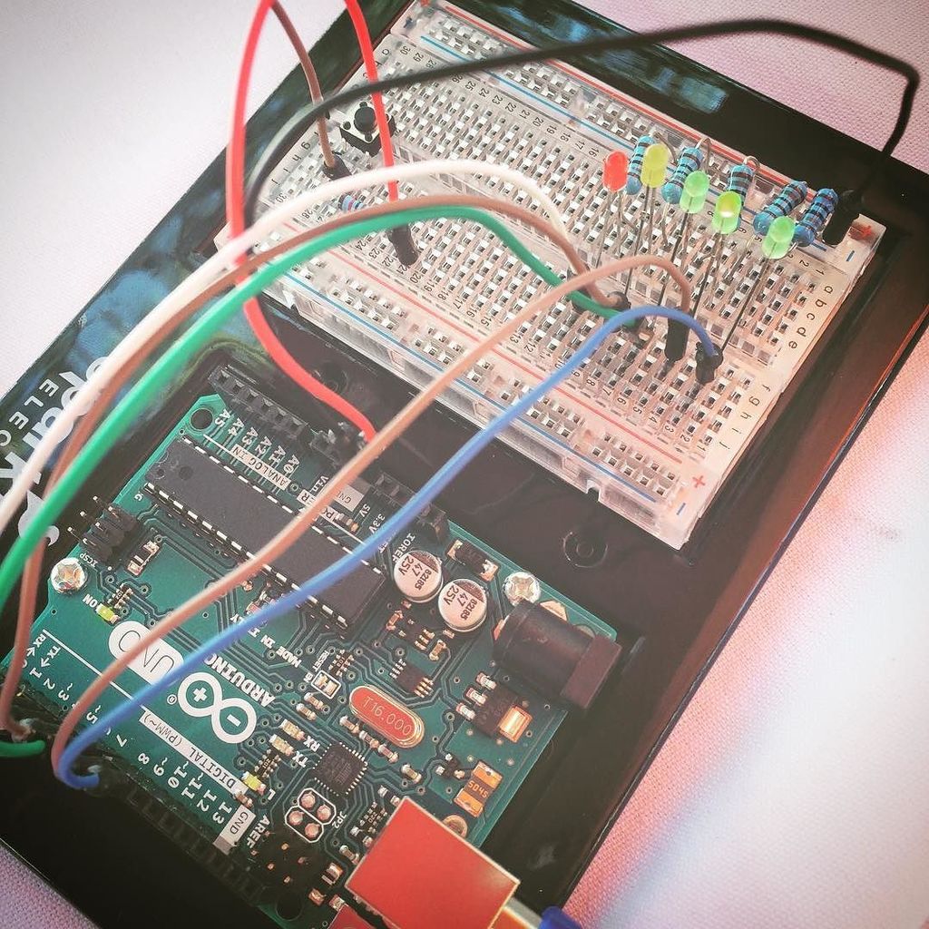 Insta Arduino On Twitter 4gweuimk9n My Happy Flashing Led Circuit At Mqoweek