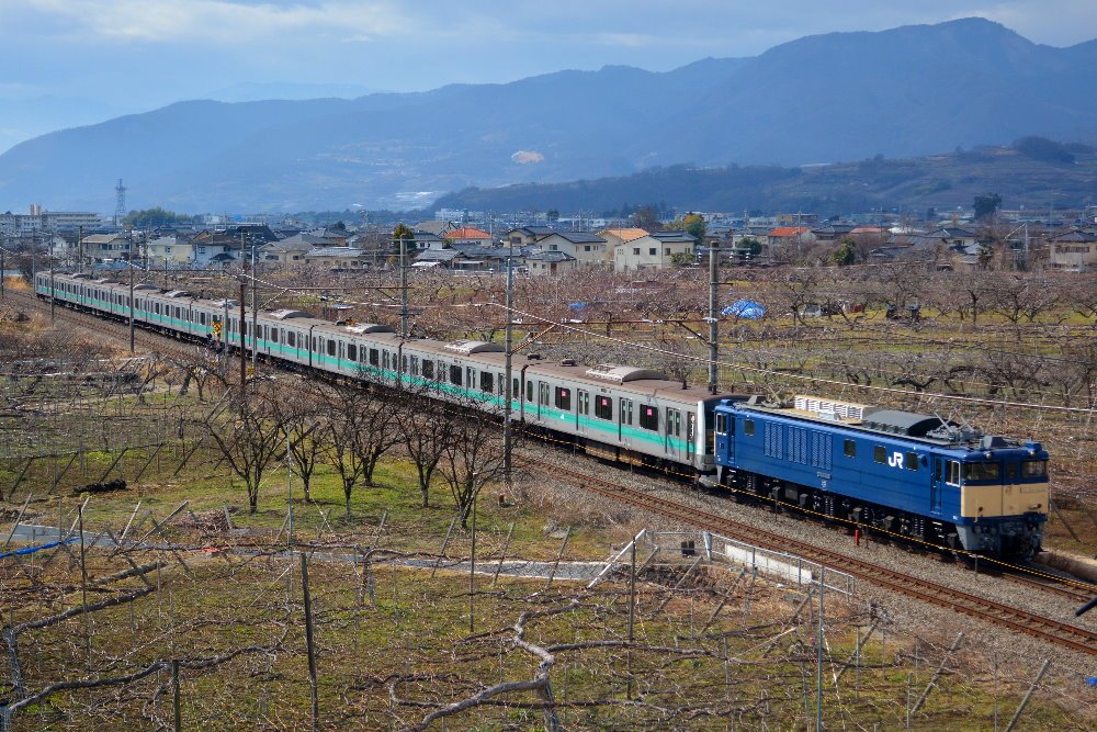 ｻﾝｼｬｲﾝ233 on Twitter: "今日撮ってきたE233系2000番台マト10編成NN出場配給 @東山梨～塩山 @相模湖～高尾 甲府盆地を行くE233-2000は違和感が(笑 ...