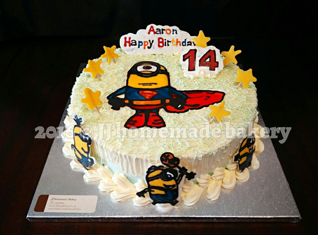 Minion Superman Cake