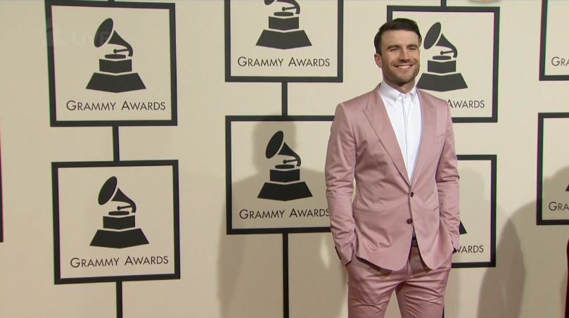 Sam Hunt Rocks A Pink Suit On The GRAMMYs Red Carpet – Laguna Biotch Spills
