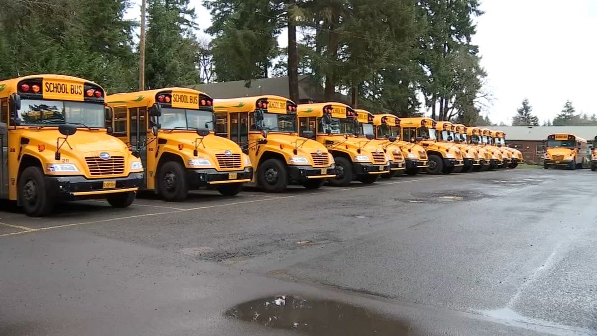 Lake Oswego School District receives new high-tech buses. | FOX 12 ...