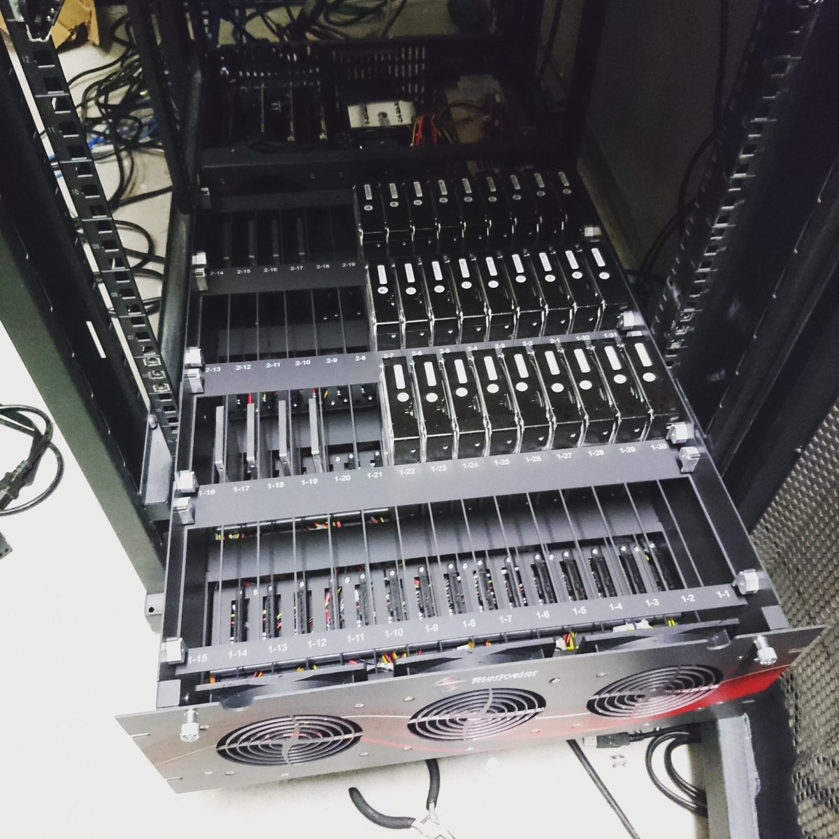 Best case for lots of hard drives? : r/buildapc