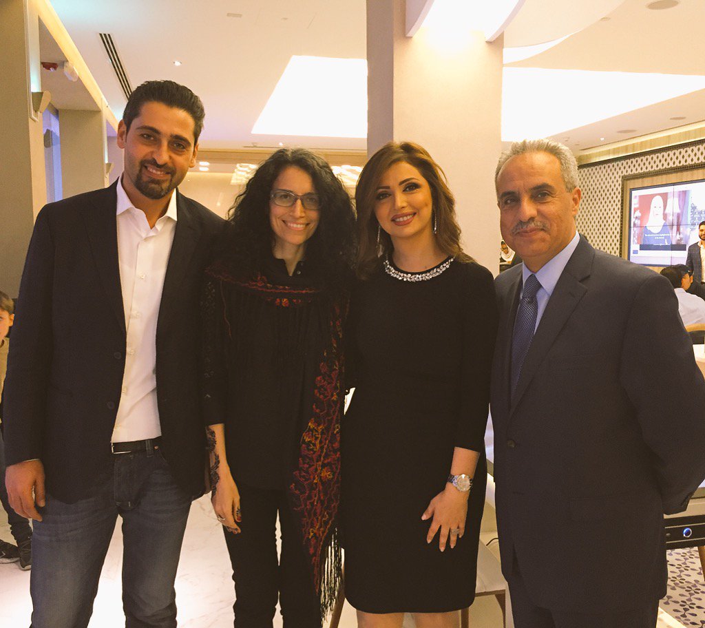 إيمان عياد Eman Ayad on Twitter: "من حفل الأمس في مقهى الجزيرة .. صباح الورد.. https://t.co ...