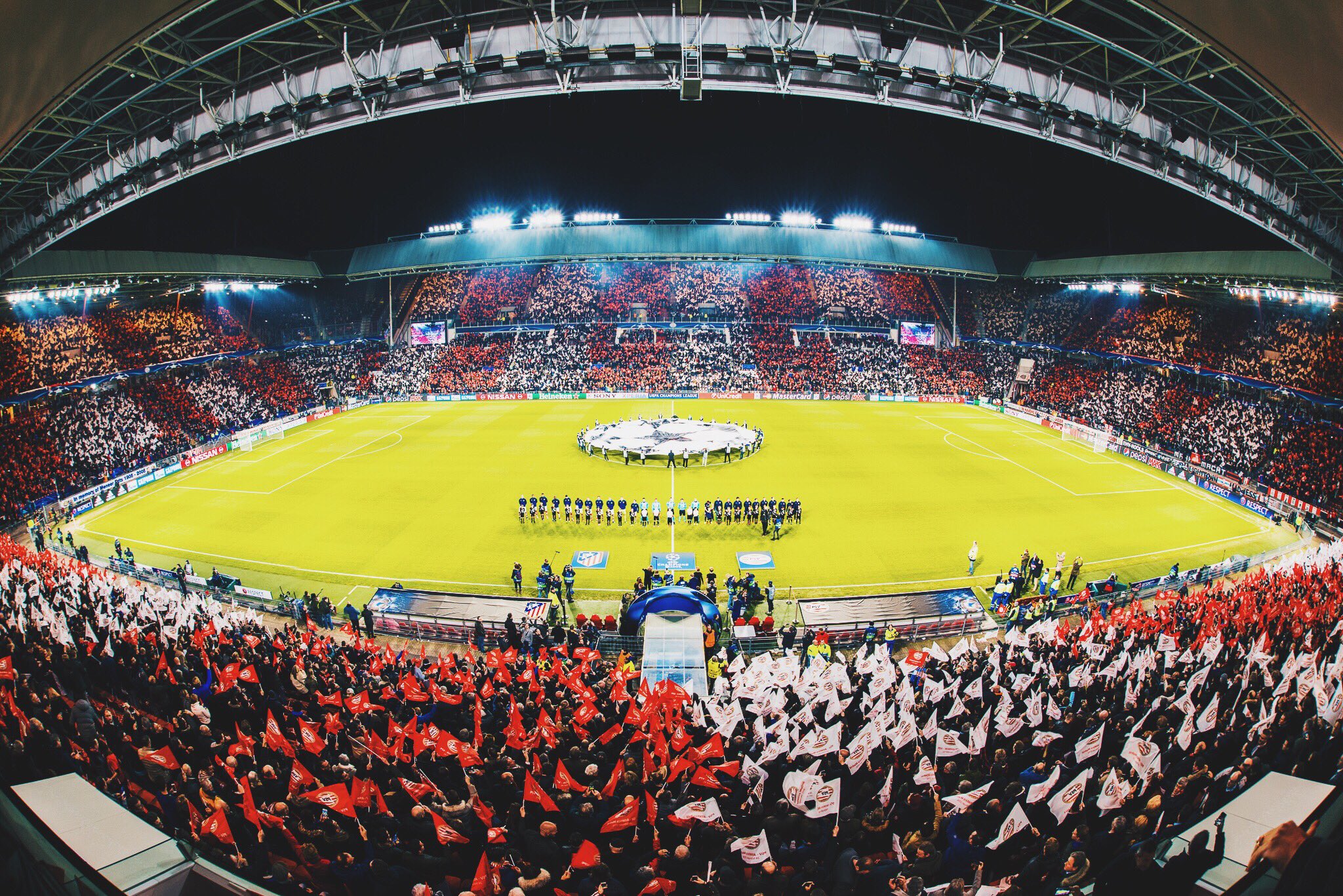 Estadio Philips 🏟 Philips Stadium 👥 35,000 ⚽ PSV 📍
