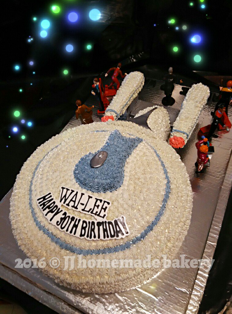 Star Trek Enterprise Cake