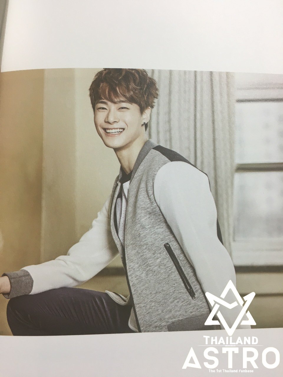 ASTRO THAILAND♡ on Twitter: "⭐ Preview photobook ASTRO 1st Mini Album 'SPRING UP' ⭐ #아스트로 ...