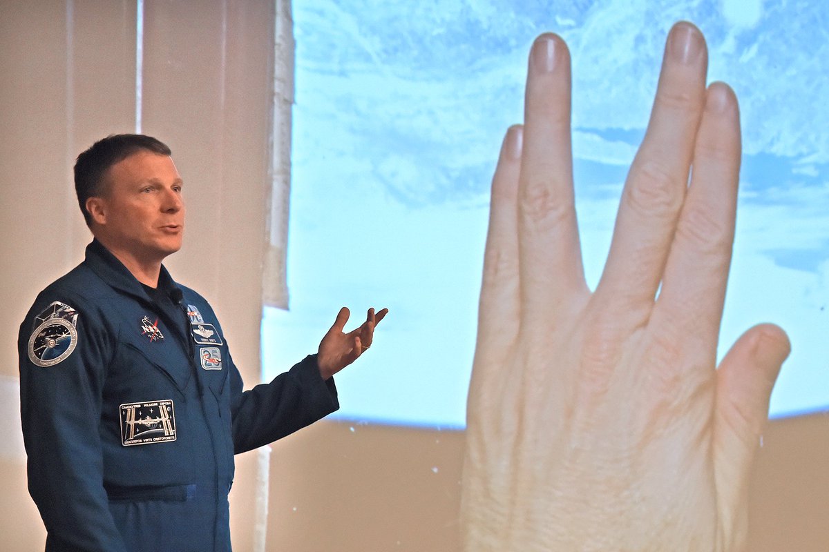 AstroTerry Good times yesterday at AFSPC with Col Terry Virts, NASA ...