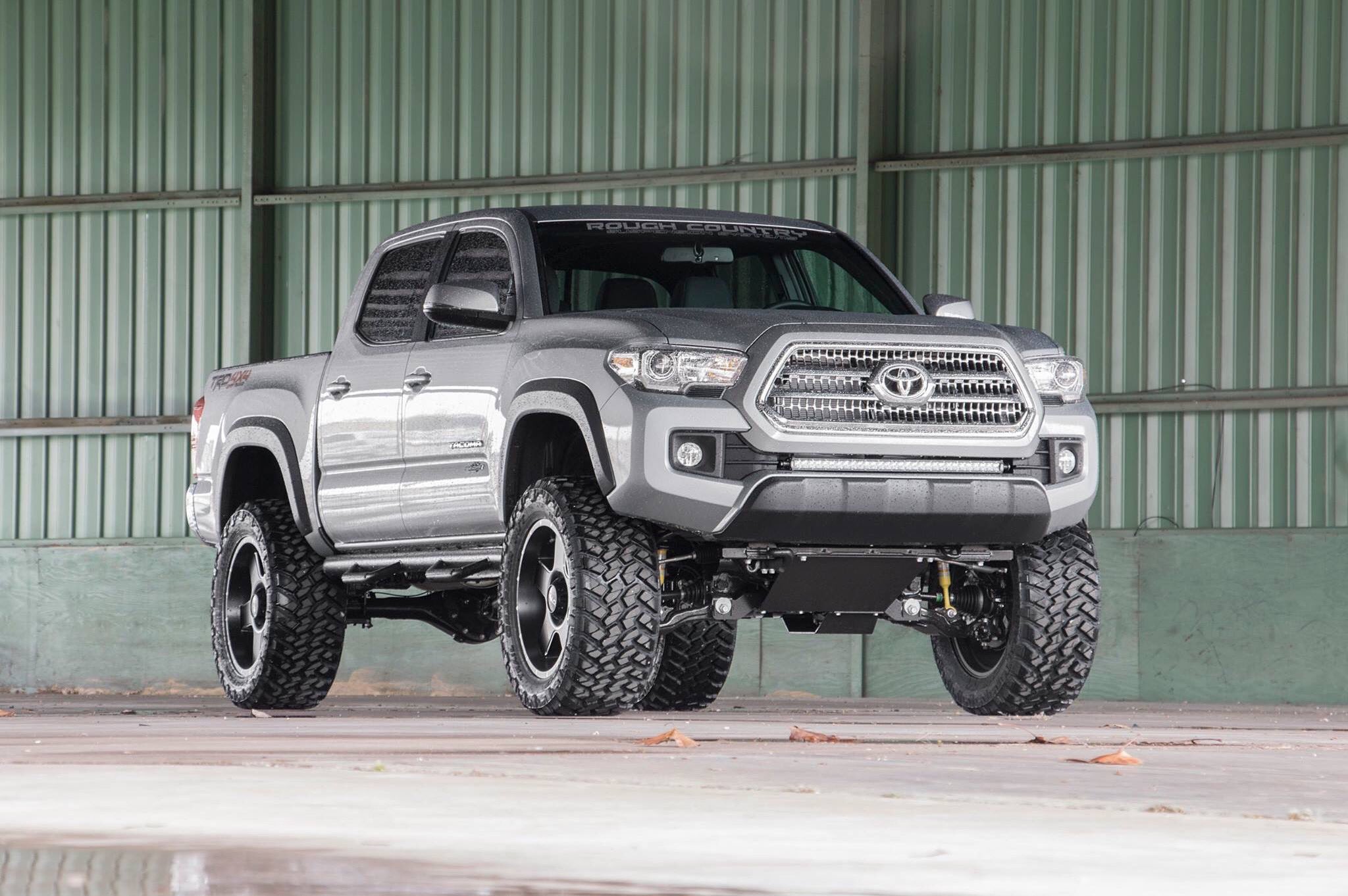 Lifted Tacoma Rough Country 3.5" Lift Kit | 2024+ Toyota Tacoma