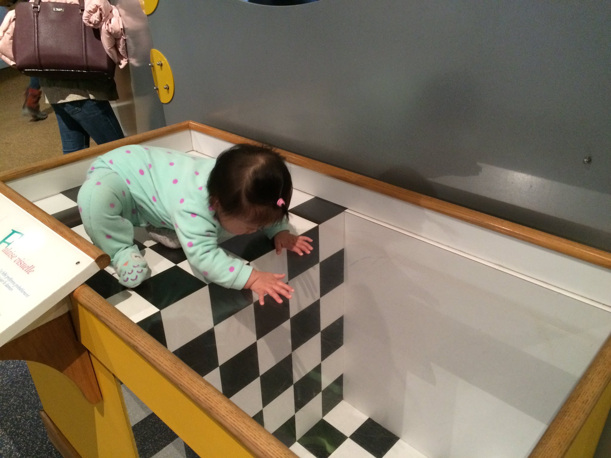 Newborns Depth Perception When Can Babies See Color? – NVISION