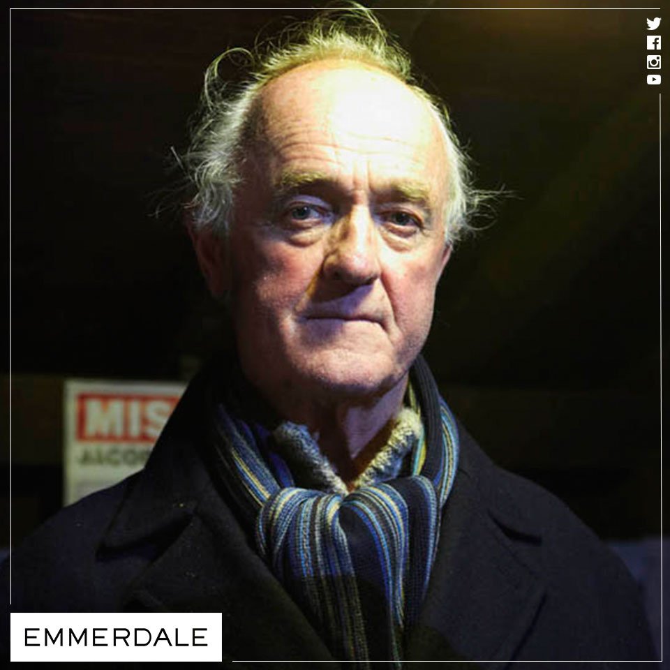 Former Emmerdale actor Frank Kelly dies - ITV News