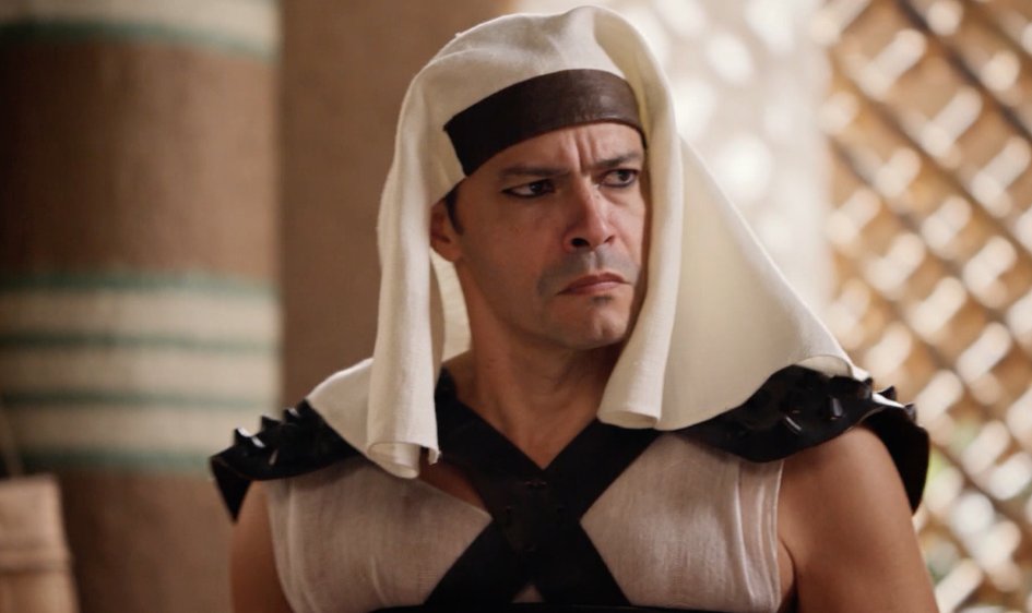 Apuki puso en peligro a su familia ElPlandeMoises | TVN | Scoopnest