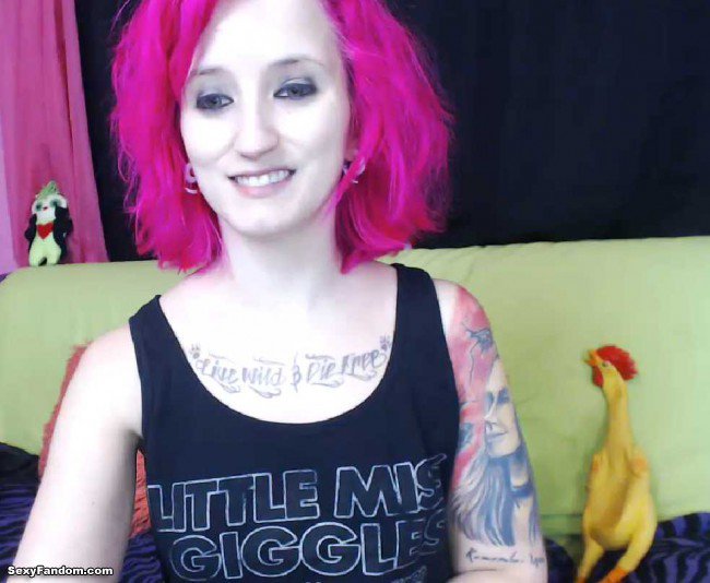 Sexy Fandom on Twitter: "Sexy Fandom: Magenta Miss Quin https://t.co/Oim97WckCj @ThatMissQuin ...