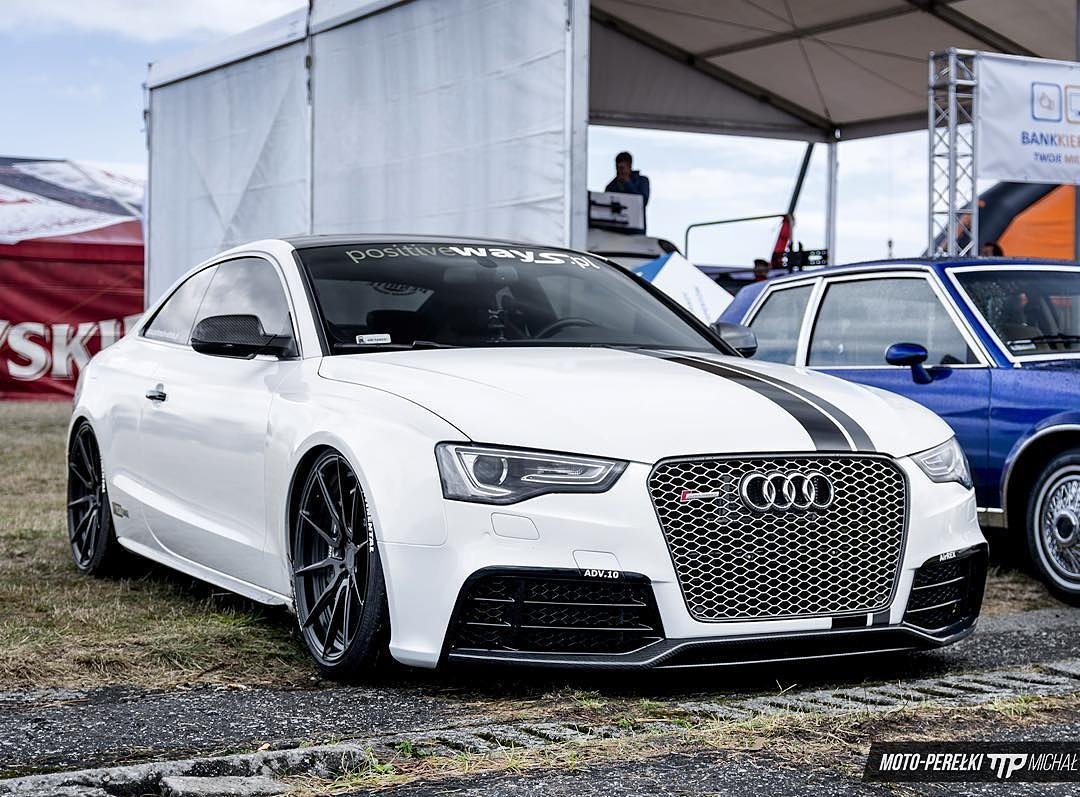 Slammed Audi Rs5