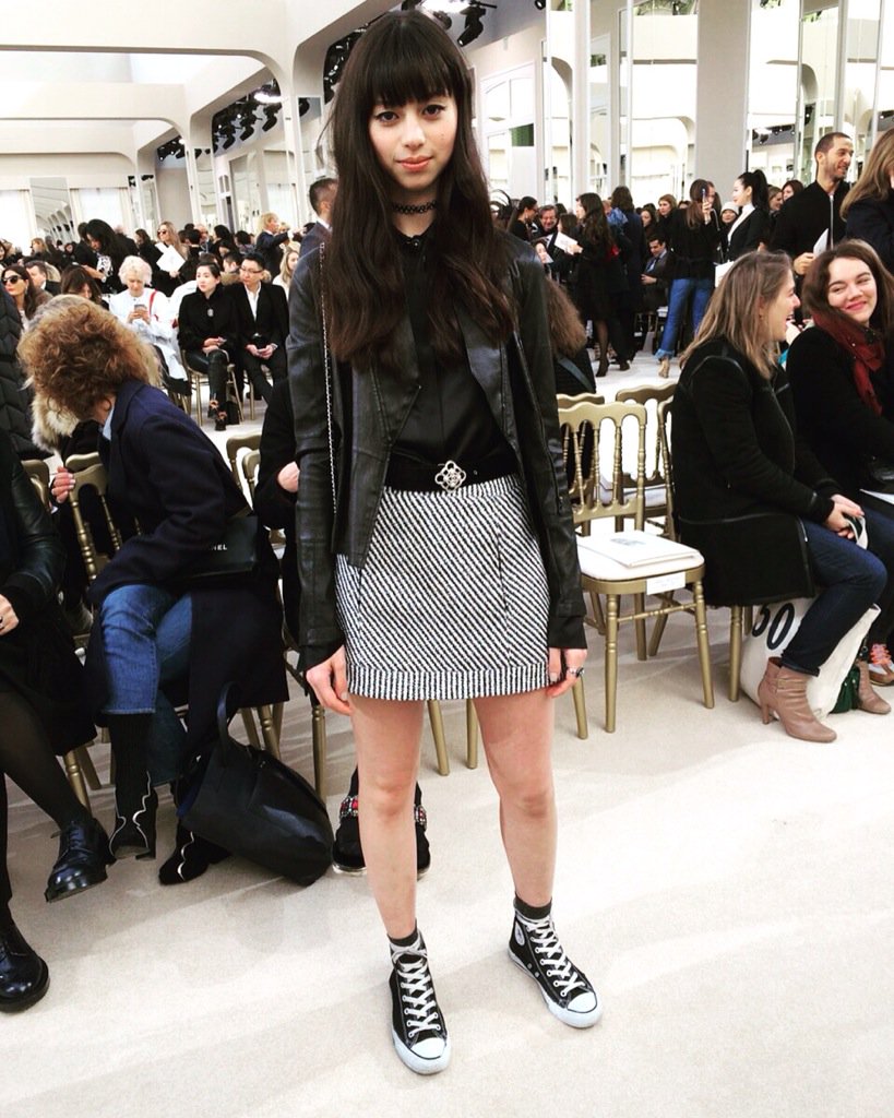 GINZA on Twitter: "会場で中条あやみ嬢を発見！私物のコンバースを合わせてクールでシャープなコーディネートです♡ #chanel #pfw #fw16 https://t.co ...
