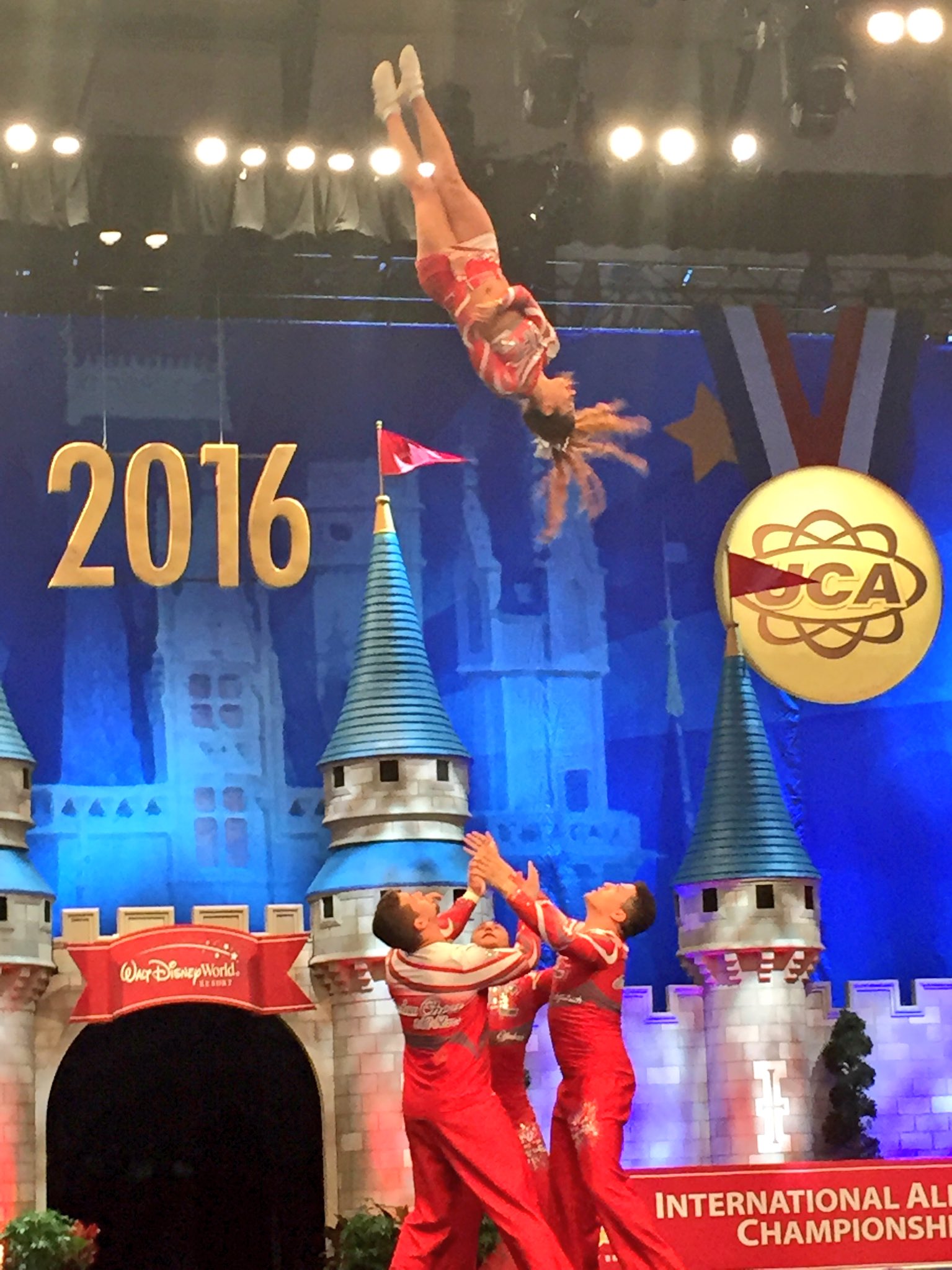 Cheerleading Stunts Basket Toss