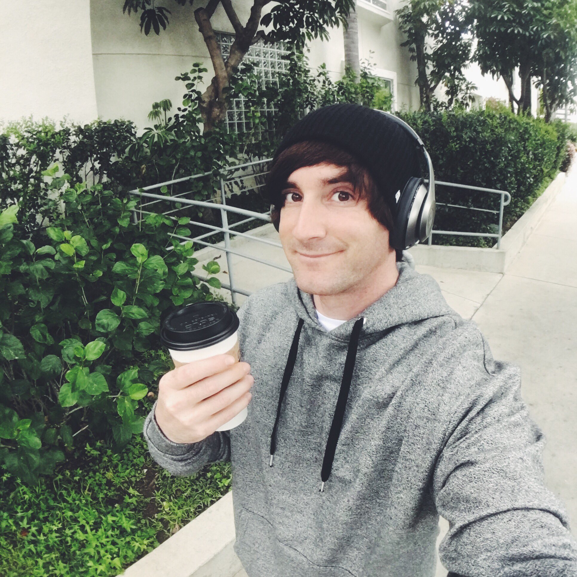 Luzu on Twitter: "Ya tengo mi cafesitoooohhhh 😄☕️ https://t.co/XjVJPpd7YU"