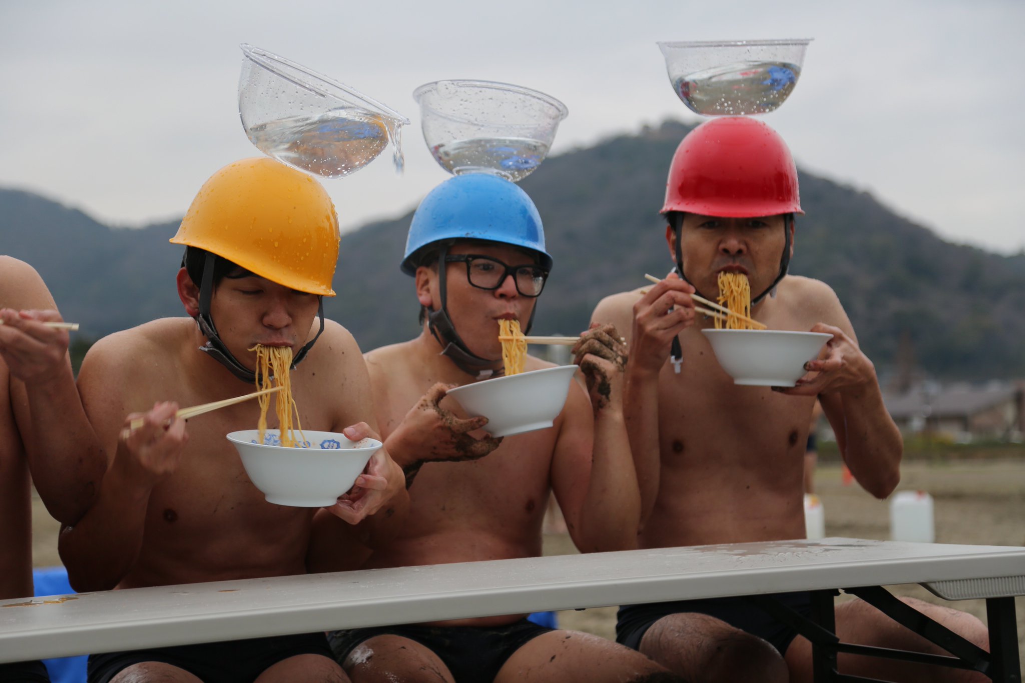 有吉の壁【公式】毎週水曜よる7時! On Twitter 有吉の壁ロケオフショット 寒い日には、激辛ラーメンでhotに。 1h8yrqrlgg Twitter