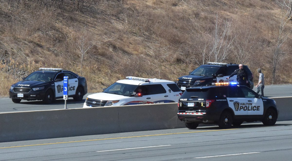 Hwy: OPP: Hwy 407 WB CLOSED at Dundas St in Burlington due to police inv...
